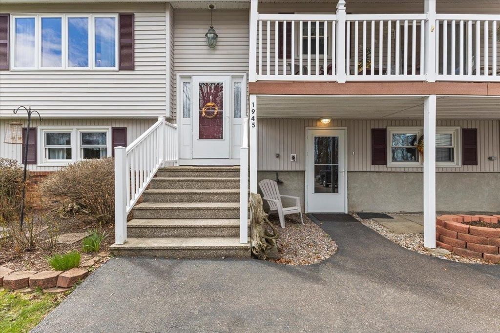 1945 Porters Point Road, Colchester, VT 05446 - See Est. Value, Schools ...