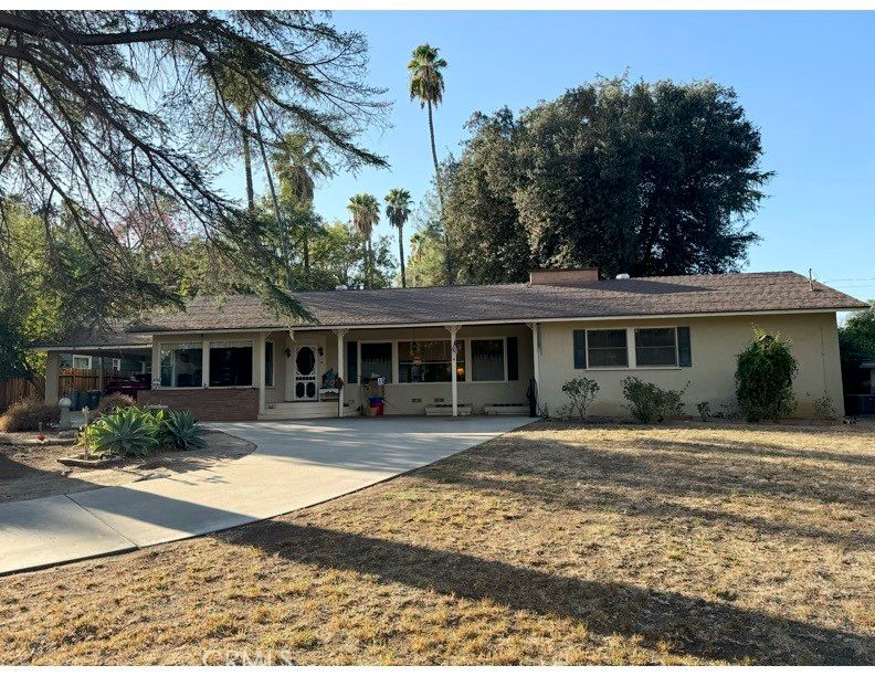 5161 Victoria Ave, Riverside, CA 92506 - See Est. Value, Schools & More