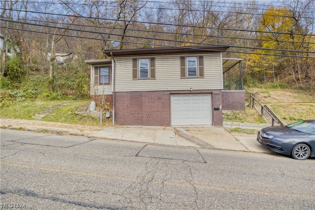 919 Lisbon St, East Liverpool, OH 43920 - See Est. Value, Schools & More