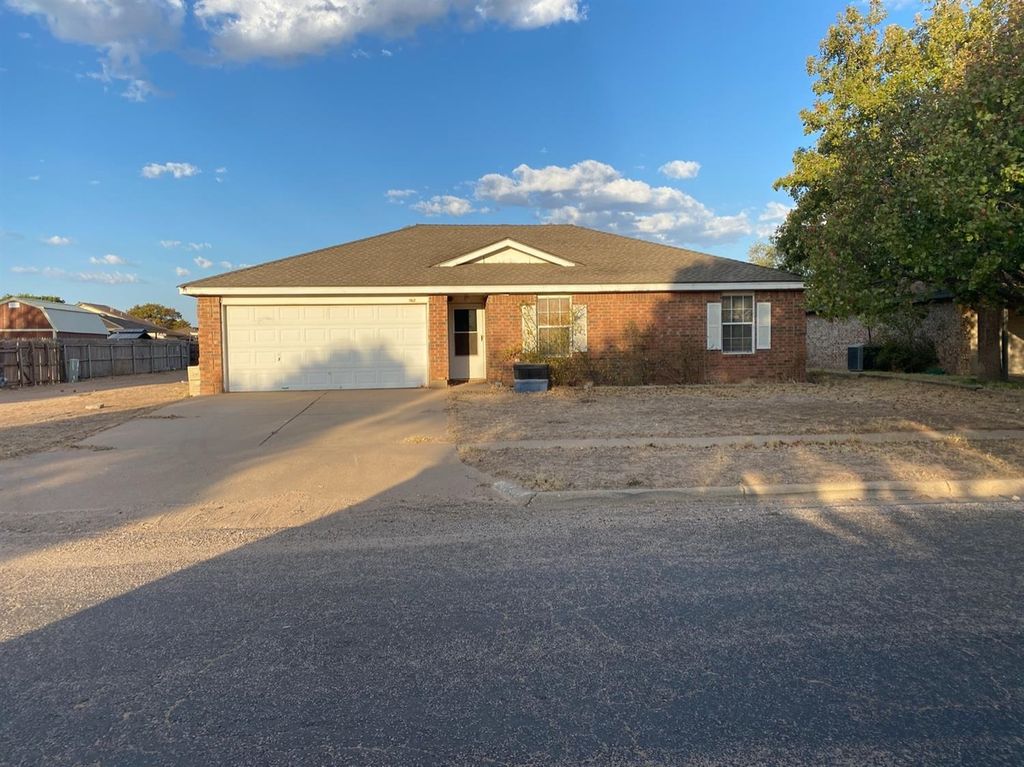 1401 Aberdeen Ave, Wolfforth, TX 79382 | Trulia