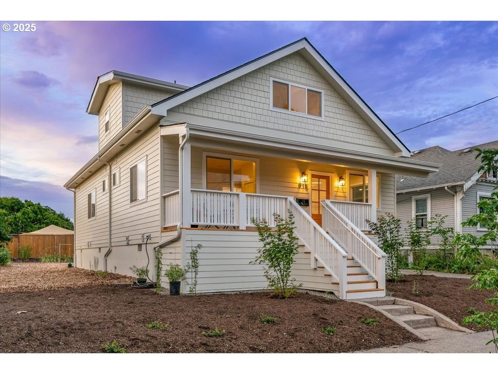 915 SE Malden St, Portland, OR 97202 - See Est. Value, Schools & More