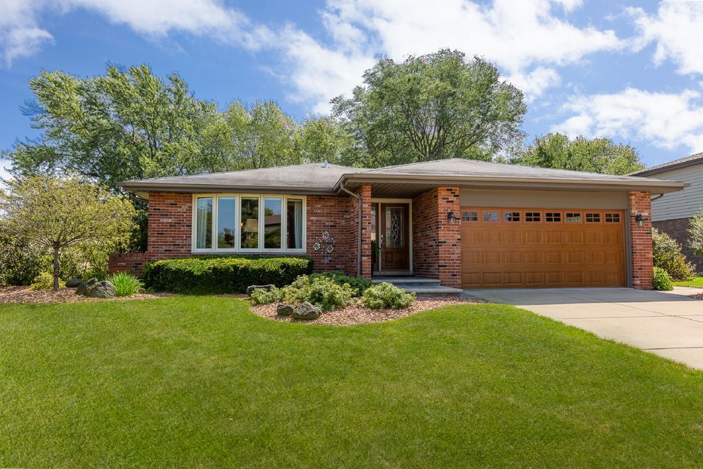 9011 Timber Trails Rd, Orland Park, IL 60462 - See Est. Value, Schools ...