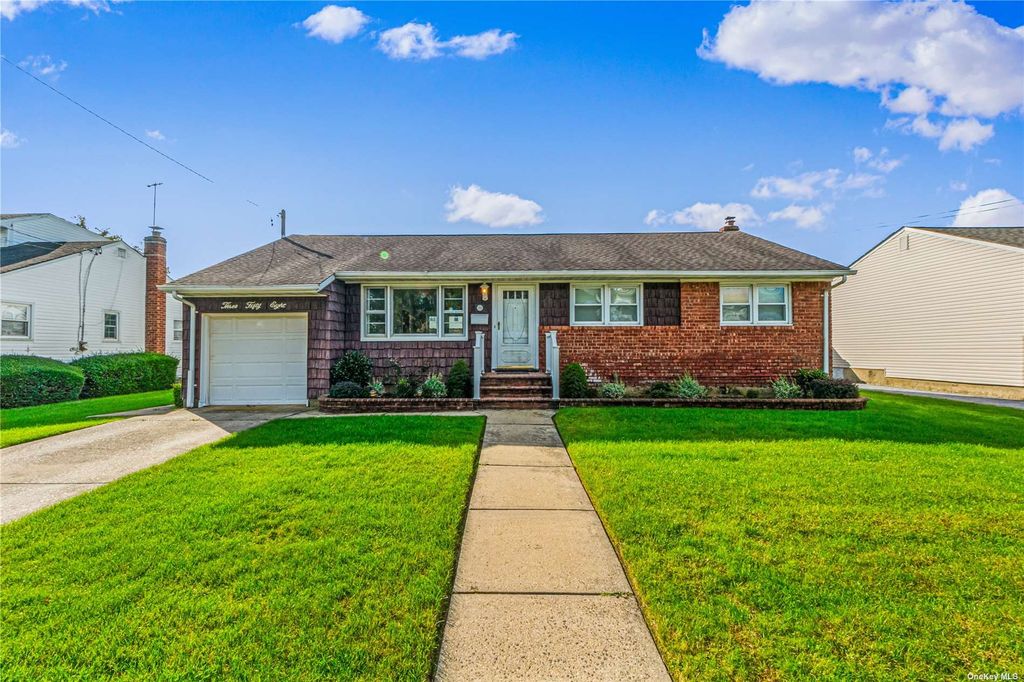 358 N Iowa Avenue, Massapequa, NY 11758 | Trulia