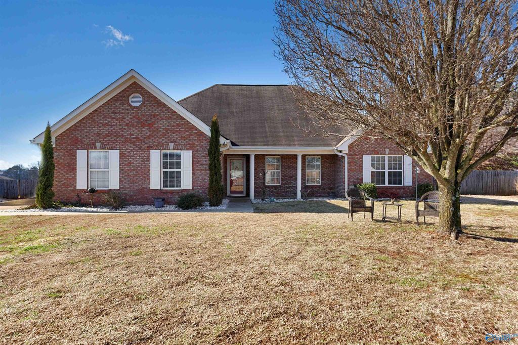 202 Morning Star Dr, Huntsville, AL 35811 - See Est. Value, Schools & More