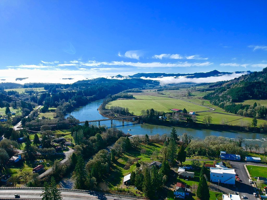 525 Main St, Elkton, OR 97436 - See Est. Value, Schools & More
