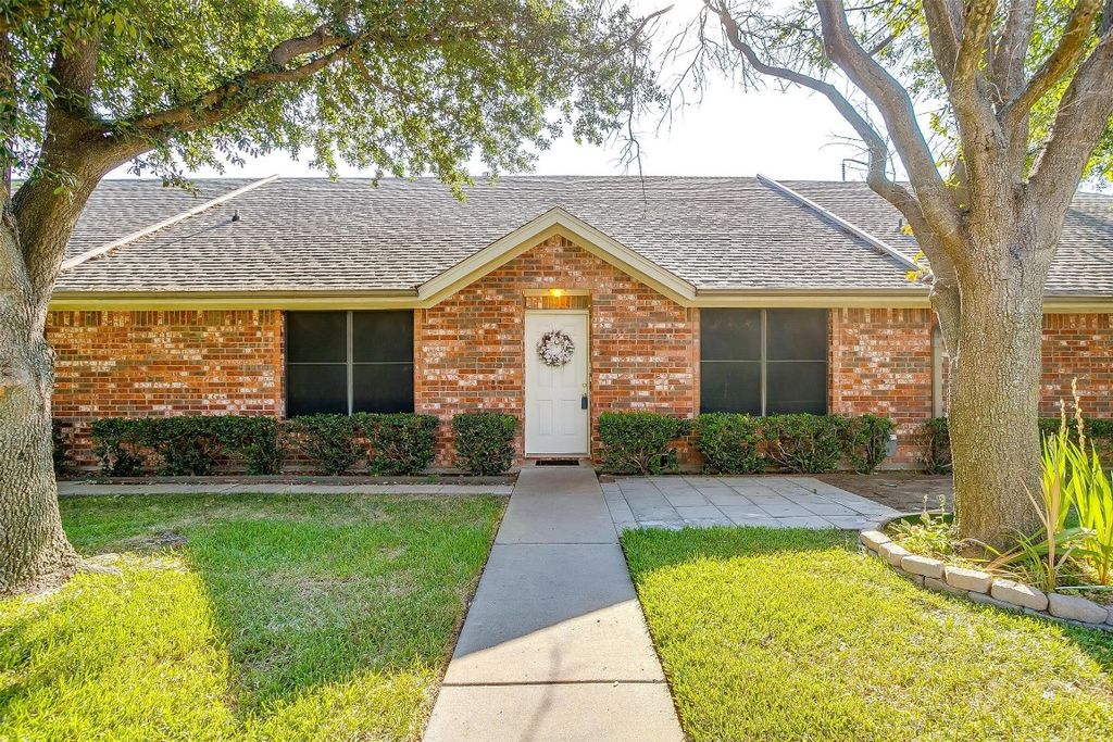 960 Austin Ct, Weatherford, TX 76086 - See Est. Value, Schools & More