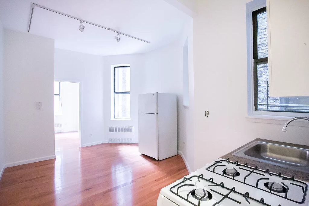 10 W 107th St #2C, New York, NY 10025 | Trulia