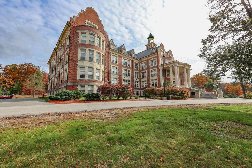 15 Mount Saint Marys Way #204, Hooksett, NH 03106 - See Est. Value ...