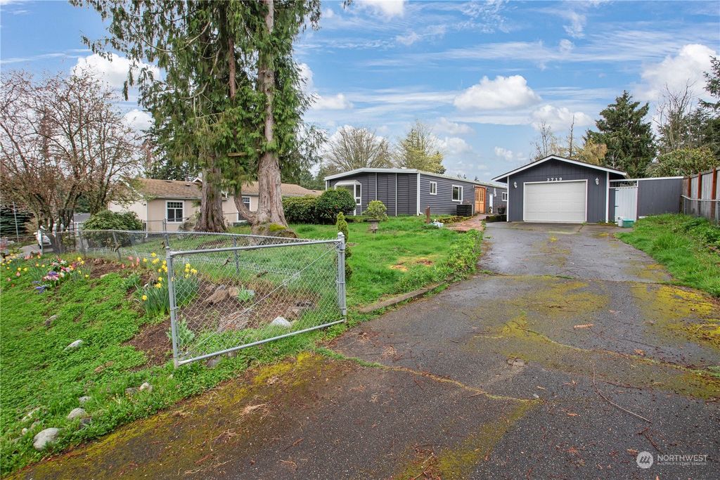 3719 Eagle Drive NE, Olympia, WA 98516 - See Est. Value, Schools & More
