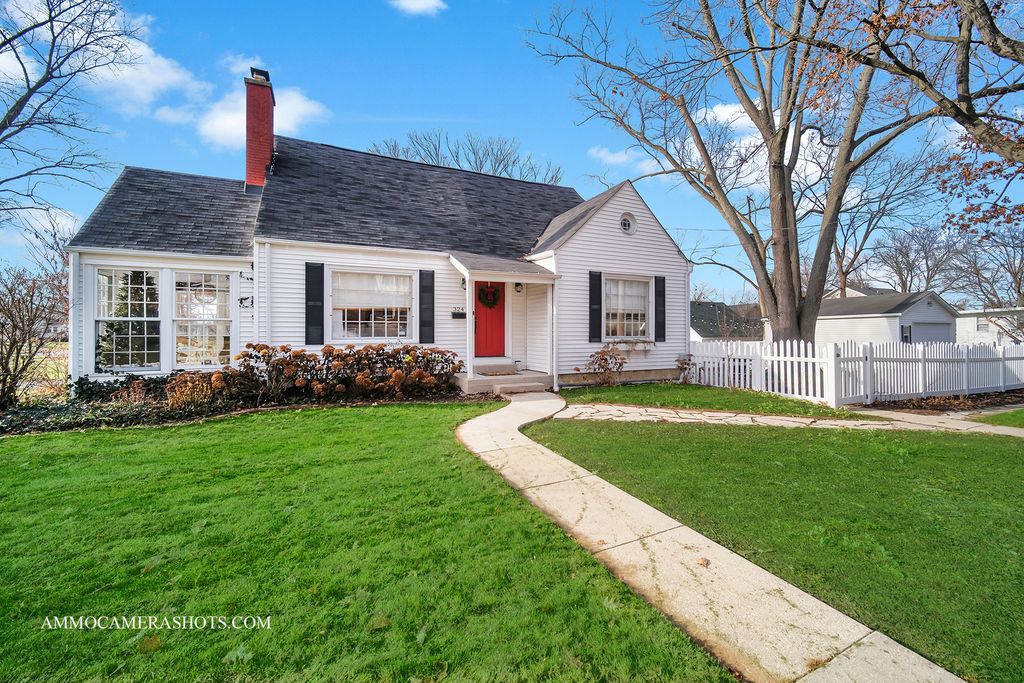 324 S Chase St, Wheaton, IL 60187 - See Est. Value, Schools & More