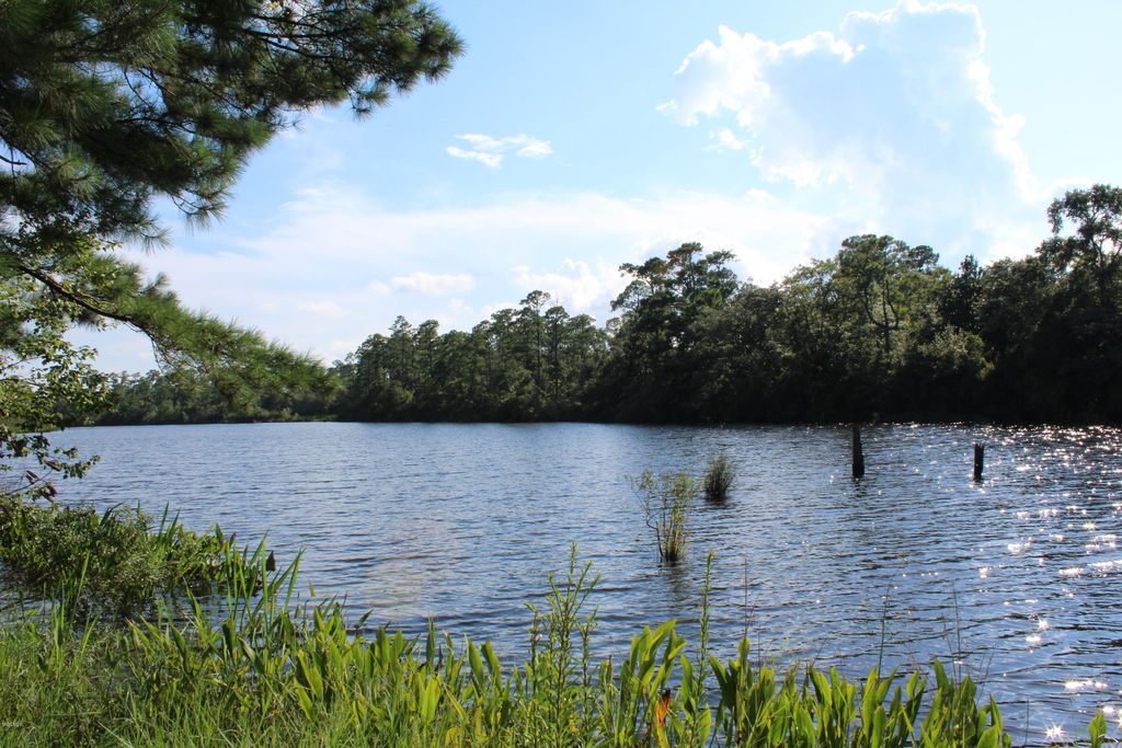 2316A Cedar Lake Rd, Biloxi, MS 39532 - See Est. Value, Schools & More