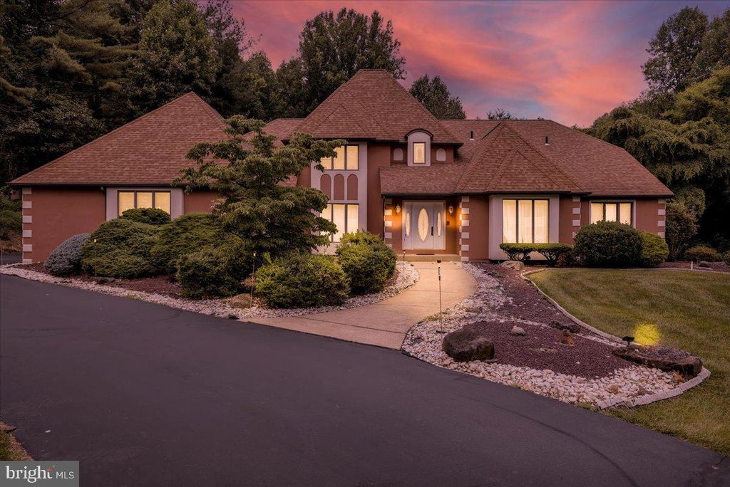 16 Grouse Point Cir, Reading, PA 19607 - See Est. Value, Schools & More