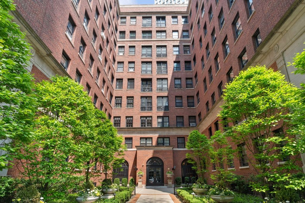 400 W Deming Pl #2K, Chicago, IL 60614 - See Est. Value, Schools & More