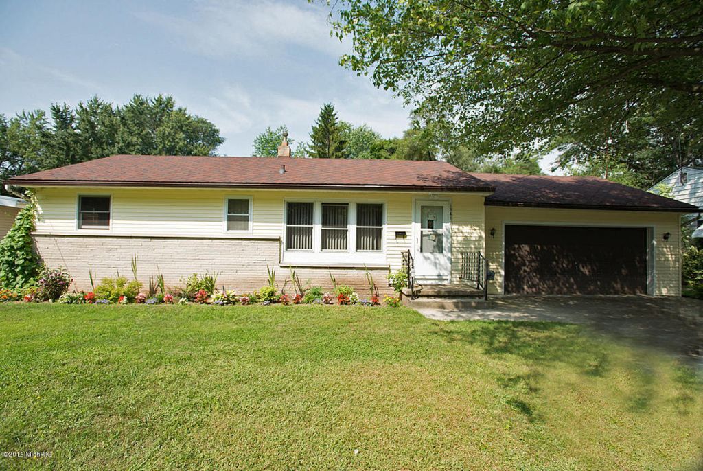 1361 Cherokee St, Kalamazoo, MI 49006 - See Est. Value, Schools & More