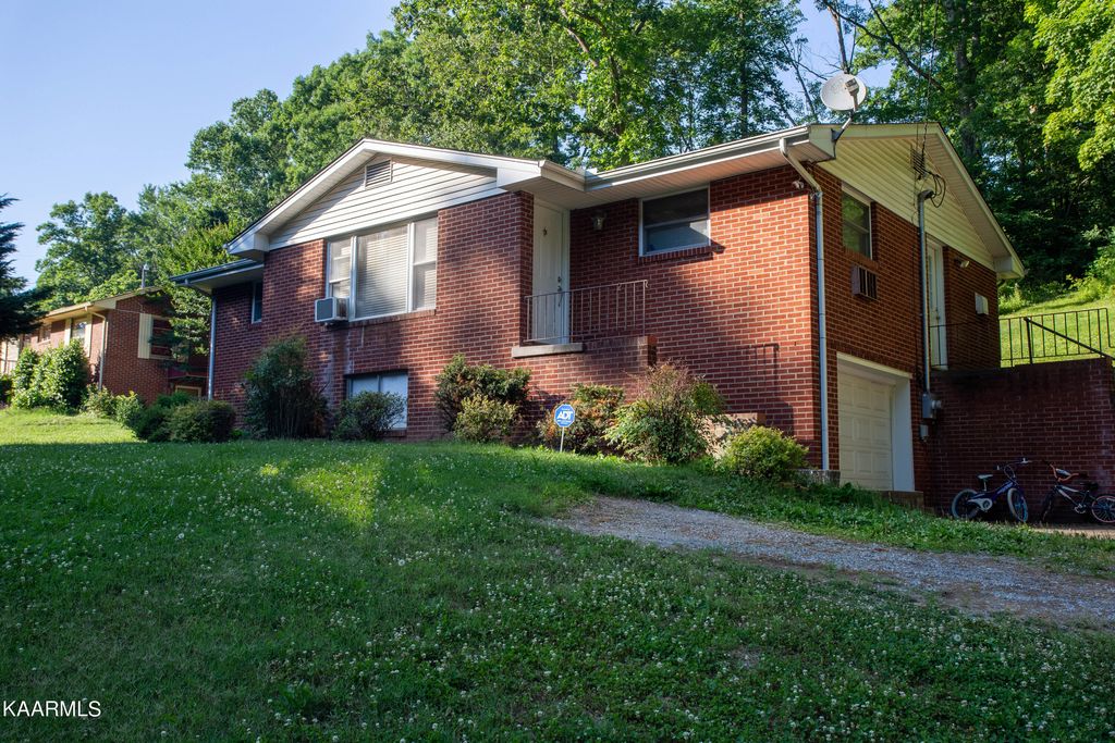 322 N Dogwood Rd, Powell, TN 37849 - See Est. Value, Schools & More