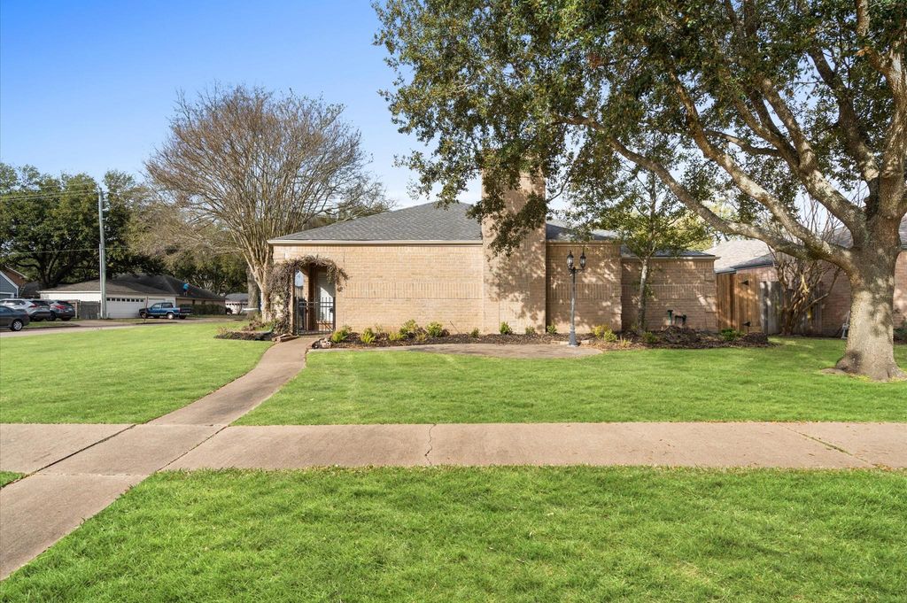 12343 Meadow Lake Dr, Houston, TX 77077 | MLS# 76745080 | Trulia