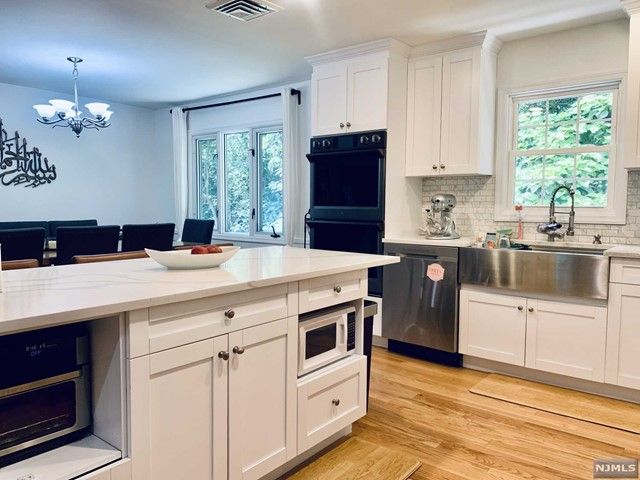 7 Kimberly Way, River Edge, NJ 07661 - See Est. Value, Schools & More