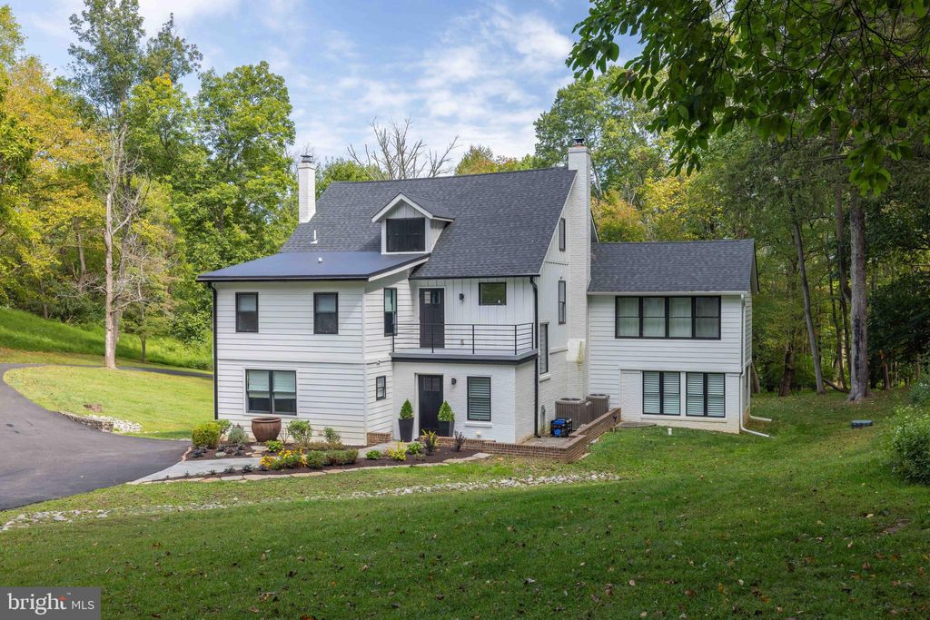 2701 Montchanin Rd, Wilmington, DE 19807 - See Est. Value, Schools & More