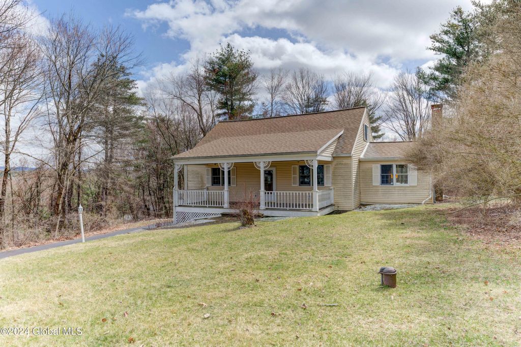 39 Wildwood Heights, West sand lake, NY 12196 - See Est. Value, Schools ...