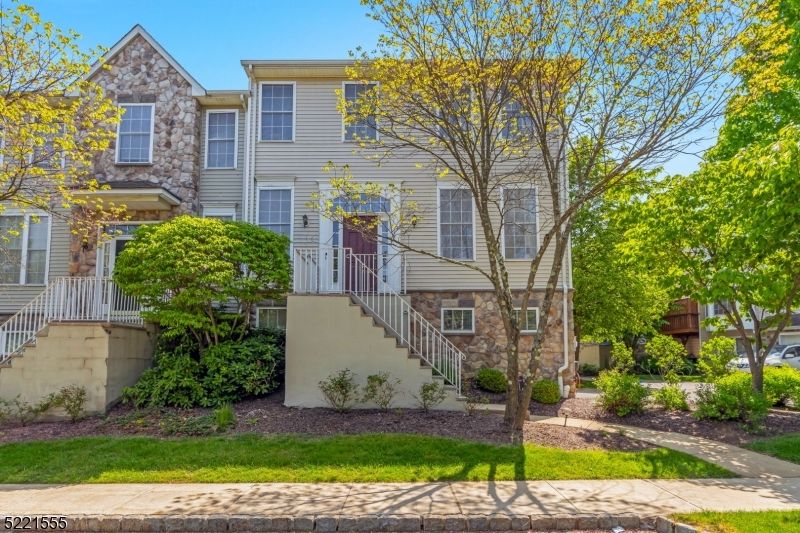 12 Arrowgate Dr, Randolph, NJ 07869 - See Est. Value, Schools & More