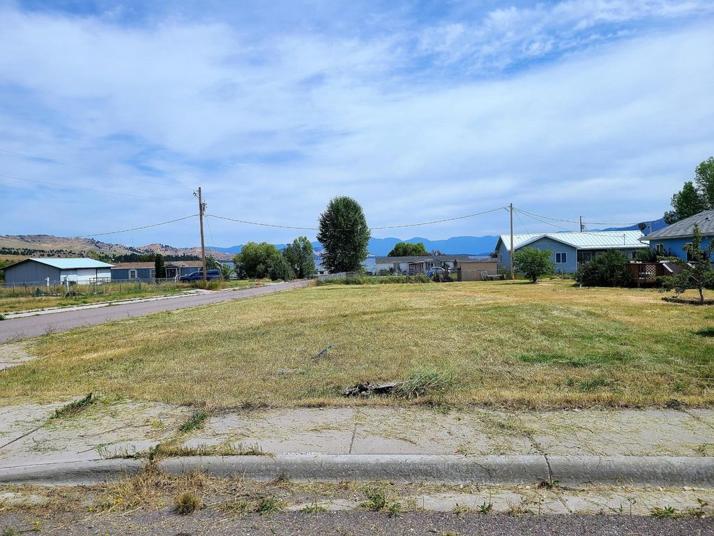46899 Kalispell Ave, Elmo, MT 59915 - See Est. Value, Schools & More