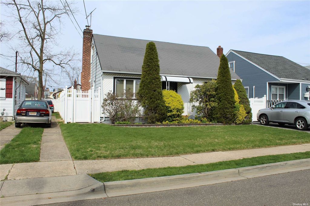 127 Green Avenue, Hempstead, NY 11550 | Trulia