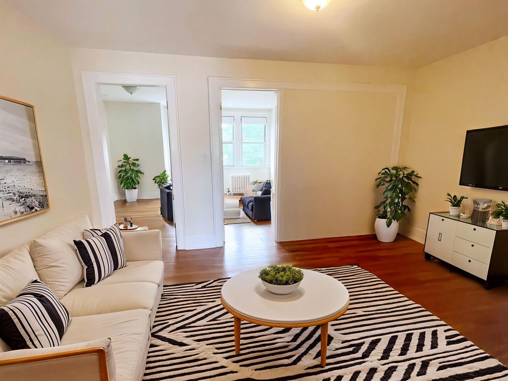 20-65 33rd St #2R, Astoria, NY 11105 - See Est. Value, Schools & More