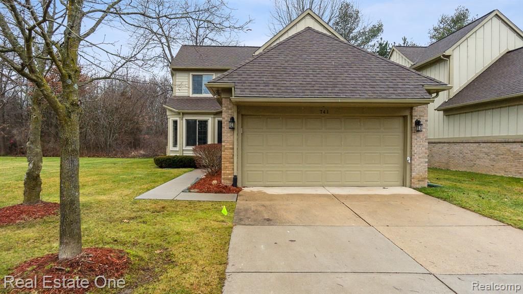 741 Red Maple Ln, Wixom, MI 48393 | Trulia