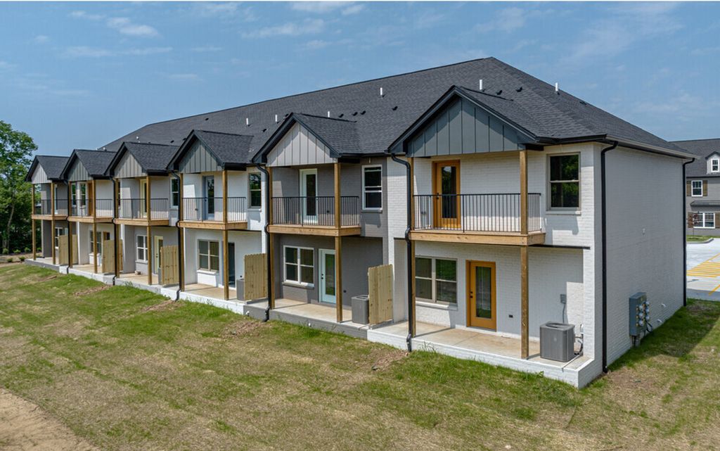 885 E Baddour Pkwy #8, Lebanon, TN 37087 - See Est. Value, Schools & More