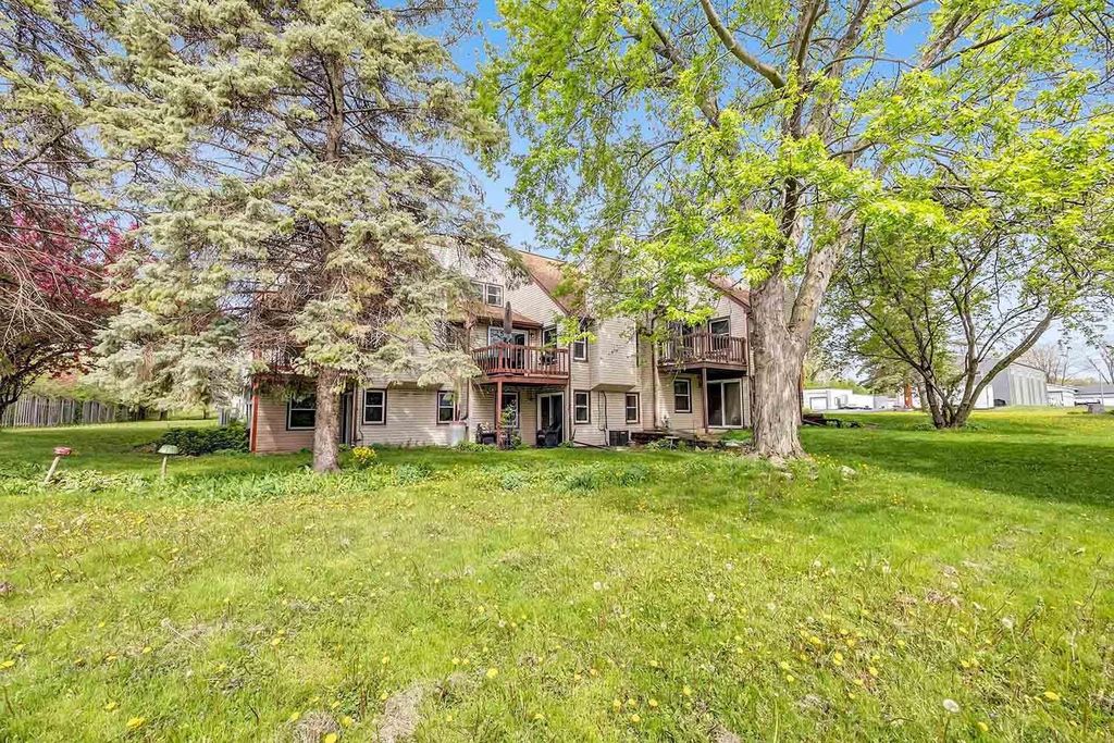 2558 Finger Rd, Green Bay, WI 54302 - See Est. Value, Schools & More