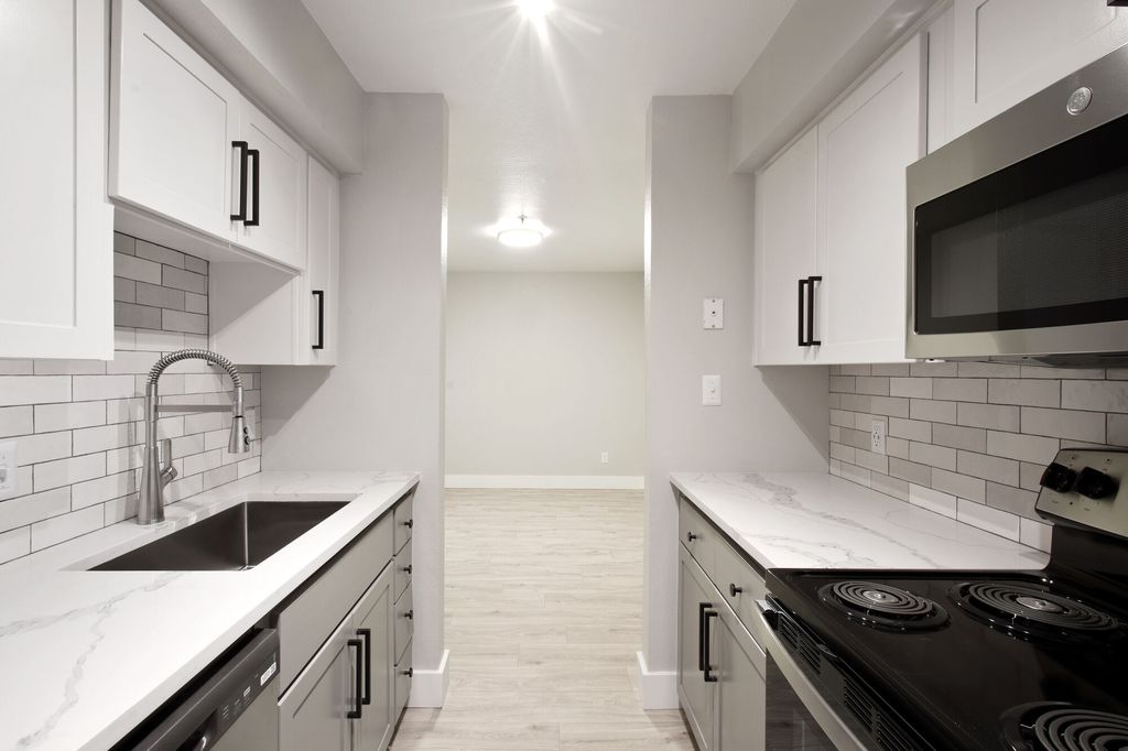 10002 N 7th St #2101, Phoenix, AZ 85020 - See Est. Value, Schools & More