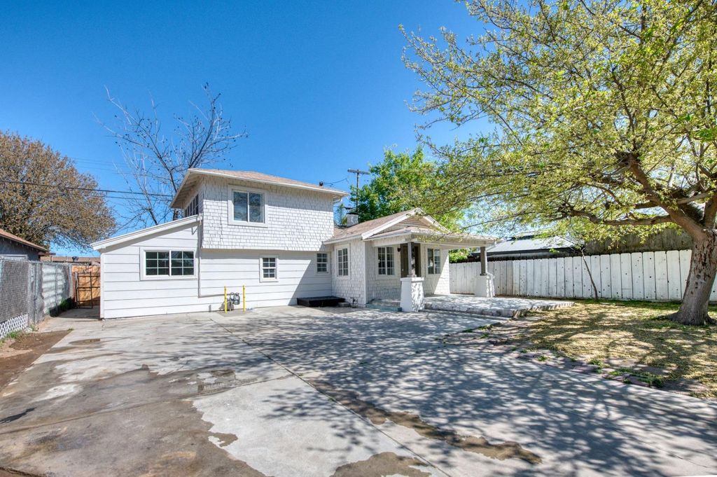 4515 E Mono St, Fresno, CA 93702 - See Est. Value, Schools & More