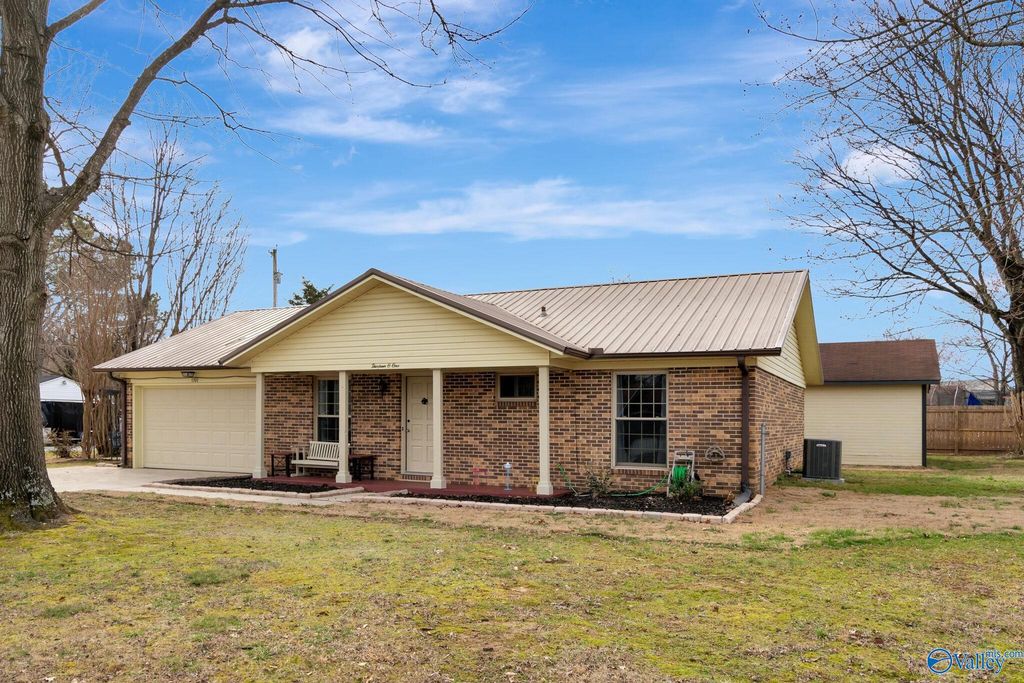 1301 Skyview St SW, Decatur, AL 35601 - See Est. Value, Schools & More