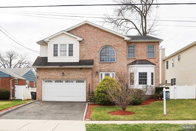 110 Graphic Blvd, Bergenfield, NJ 07621 - See Est. Value, Schools & More