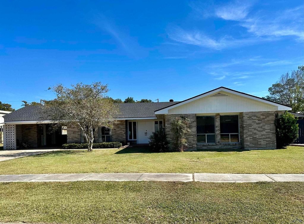 38 Hms Dr, Houma, LA 70364 - See Est. Value, Schools & More
