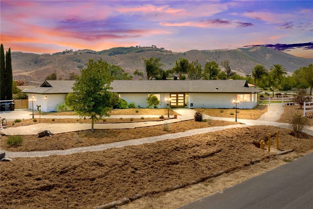 28885 E Vallejo Ave, Temecula, CA 92592 - See Est. Value, Schools & More