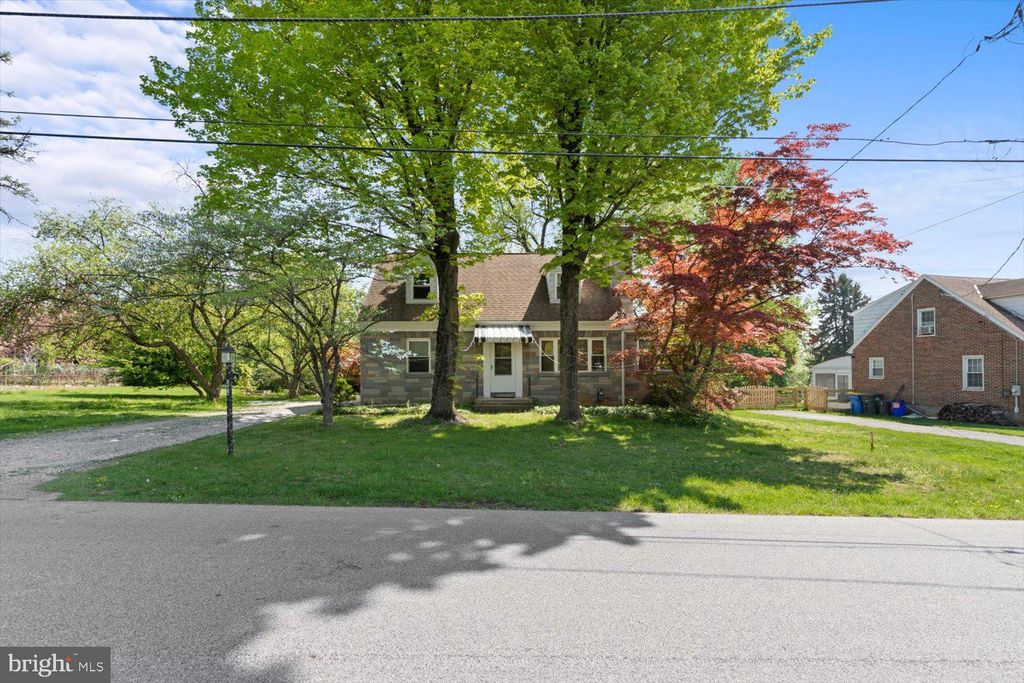 1837 N Eberts Ln, York, PA 17406 - See Est. Value, Schools & More