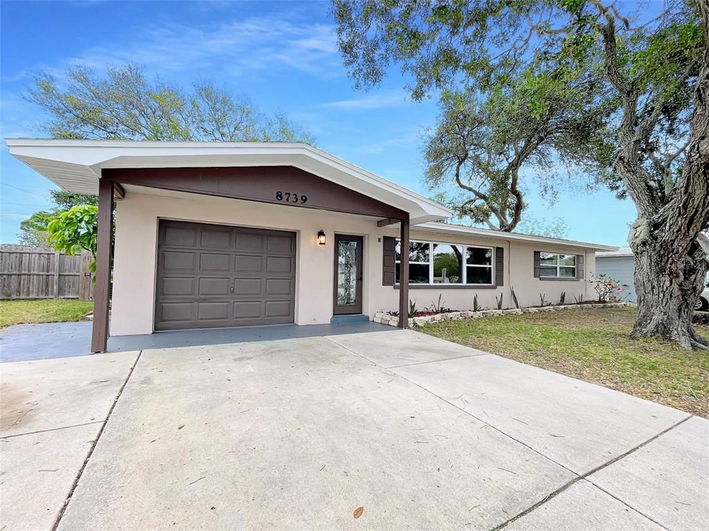 8739 113th St, Seminole, FL 33772 - See Est. Value, Schools & More