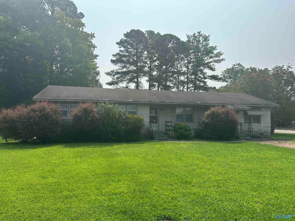 1716 10th Ave SE, Decatur, AL 35601 - See Est. Value, Schools & More