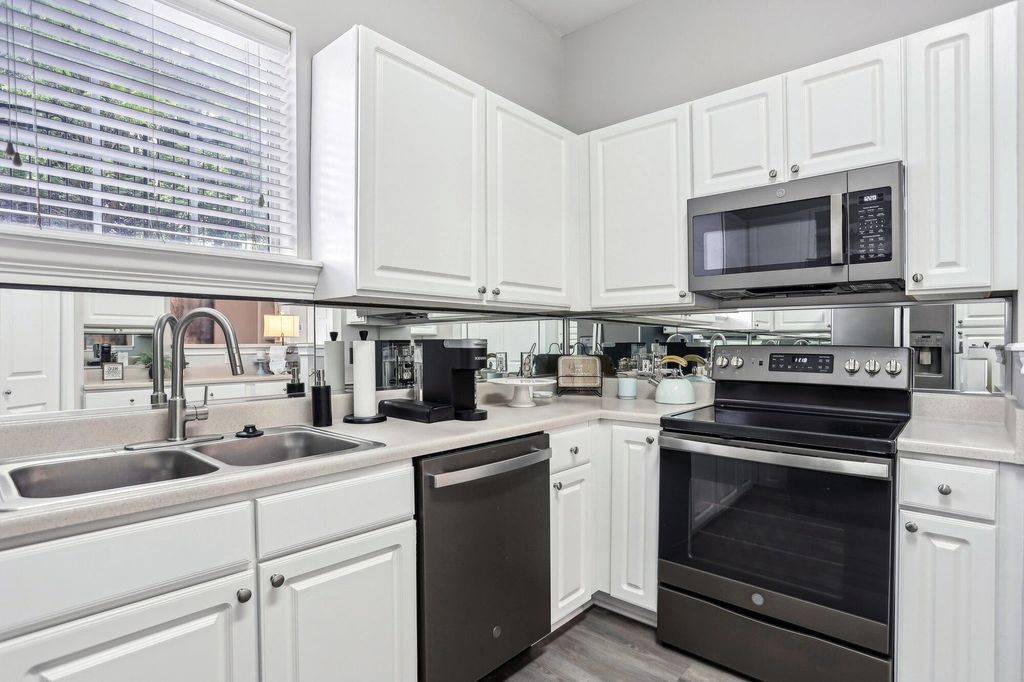 1800 S Brentwood Blvd #1415, Saint Louis, MO 63144 | Trulia