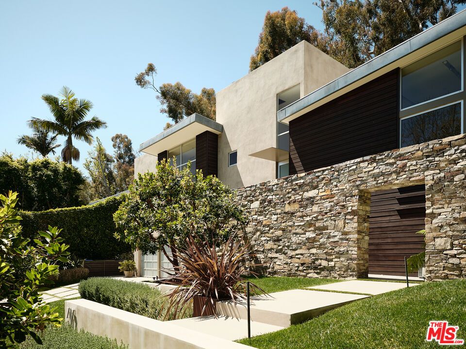 717 Greentree Rd, Pacific Palisades, CA 90272 | MLS# 24-381517 | Trulia