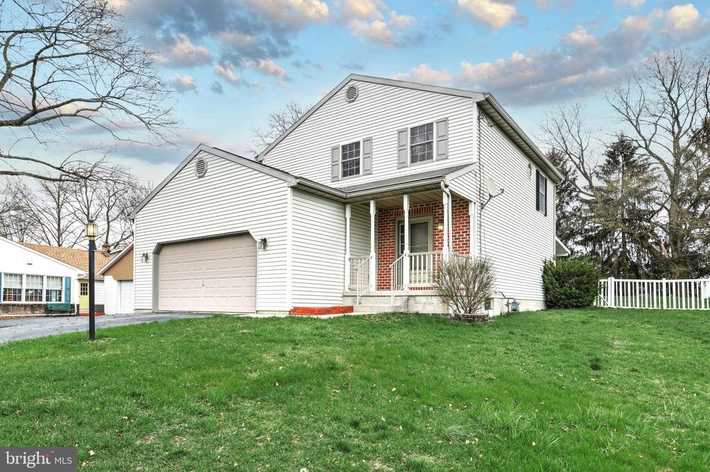 411 N Main St, Manchester, PA 17345 - See Est. Value, Schools & More