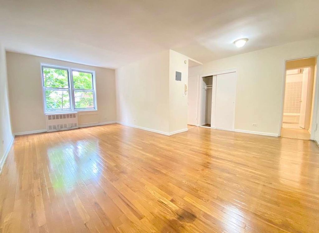 38-15 Bowne St #3E, Flushing, NY 11354 | Trulia