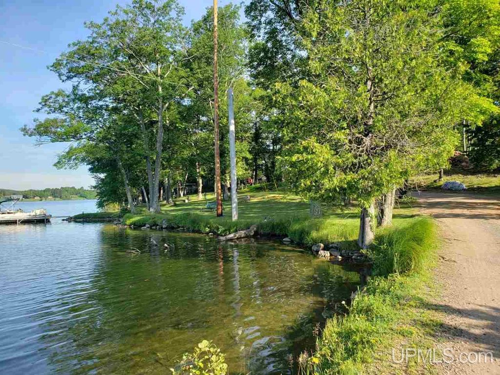 8072 W Lake Antoine Rd S #6, Iron Mountain, MI 49801 | MLS# 50082789 ...