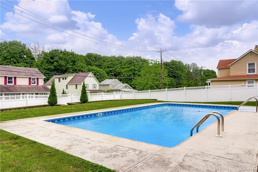 287 Spook Rock Rd, Suffern, NY 10901 - See Est. Value, Schools & More