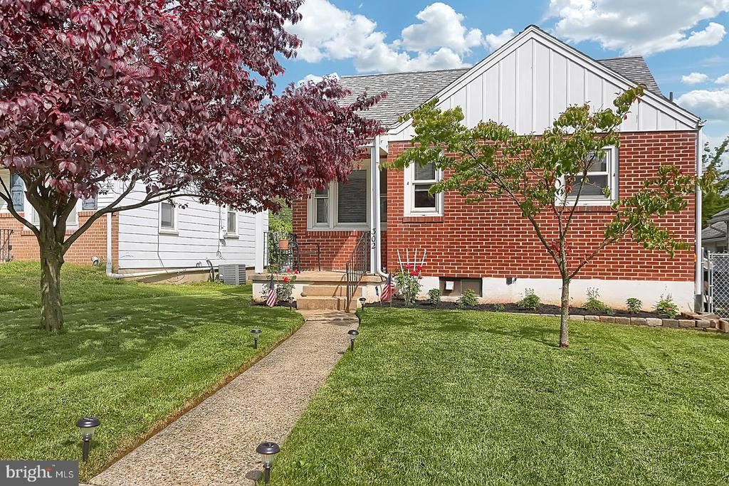 302 Parkside Ave, Reading, PA 19607 - See Est. Value, Schools & More