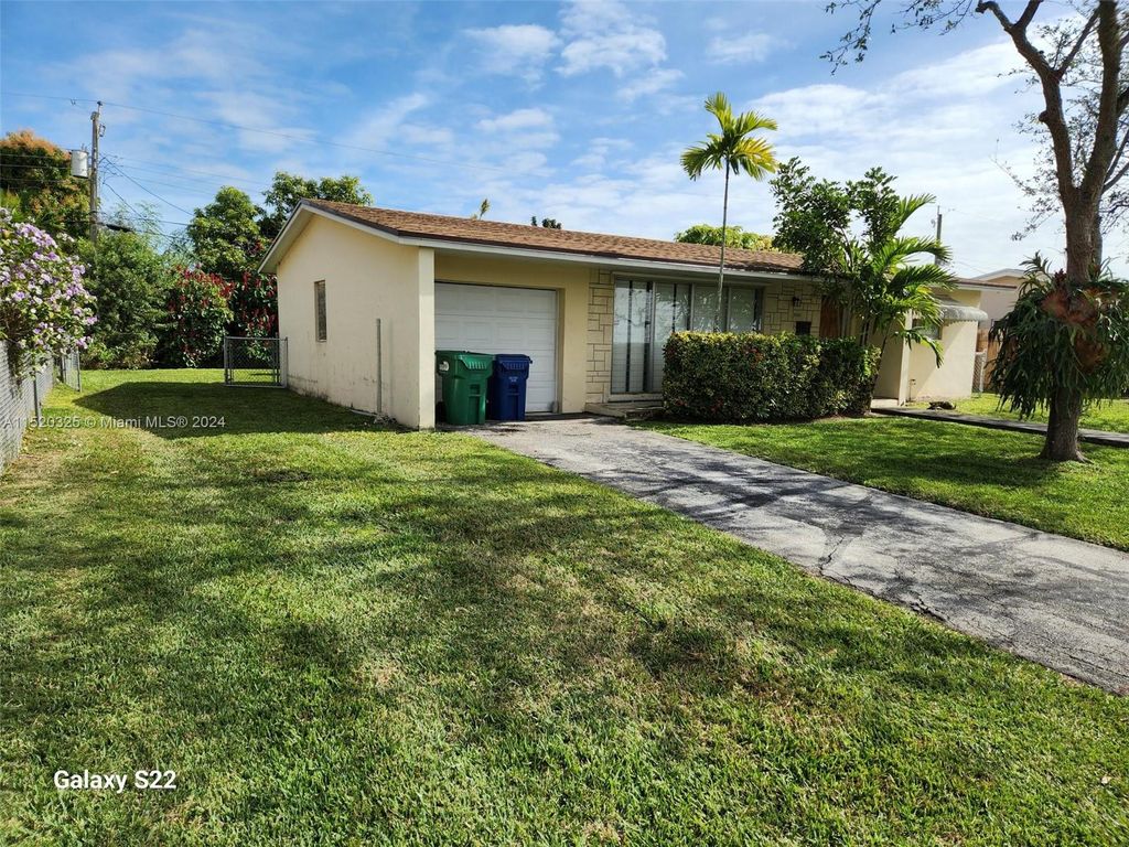 5001 SW 95th Ct, Miami, FL 33165 - See Est. Value, Schools & More