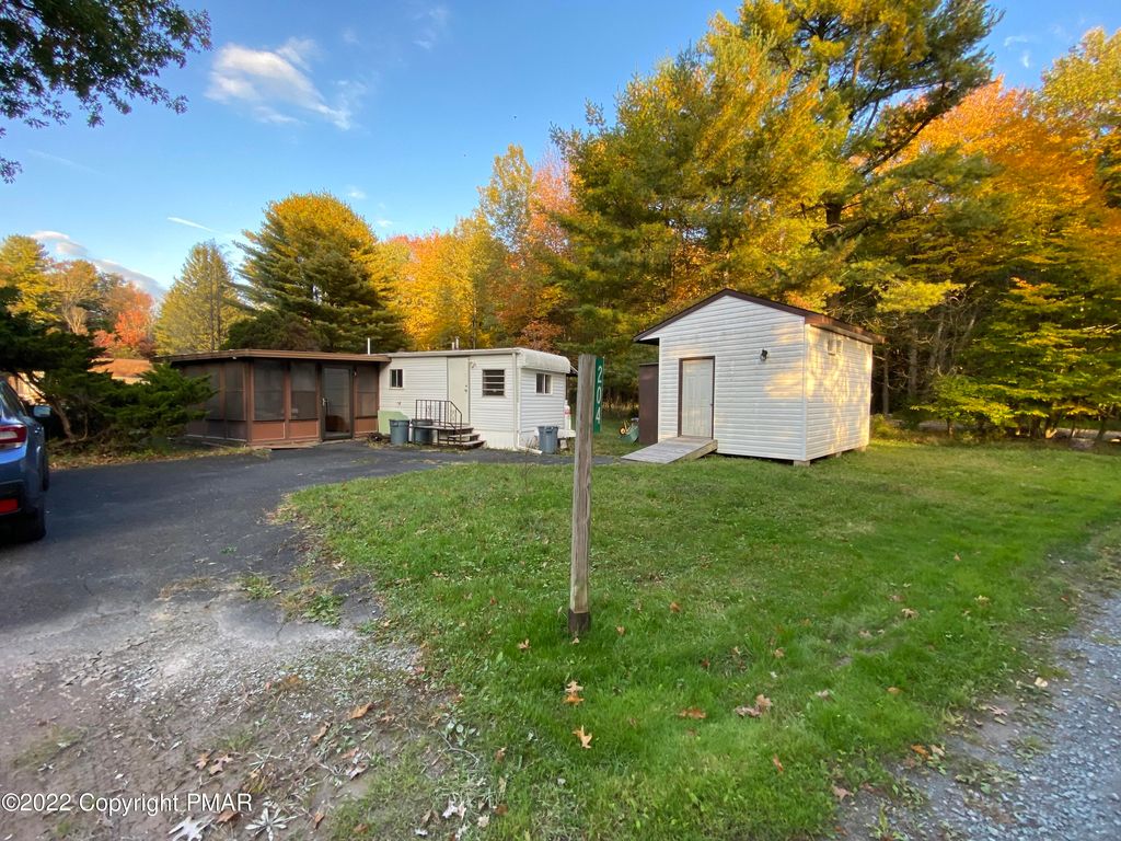 204 Club Dr, Blakeslee, PA 18610 - See Est. Value, Schools & More