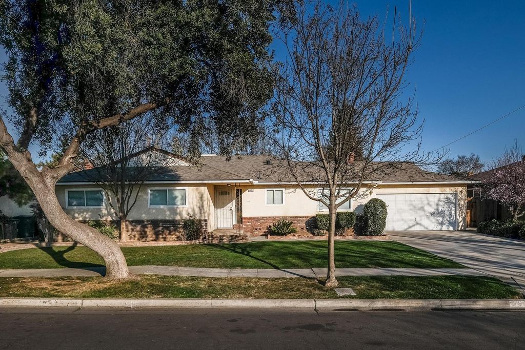 5670 N Angus St, Fresno, CA 93710 - See Est. Value, Schools & More