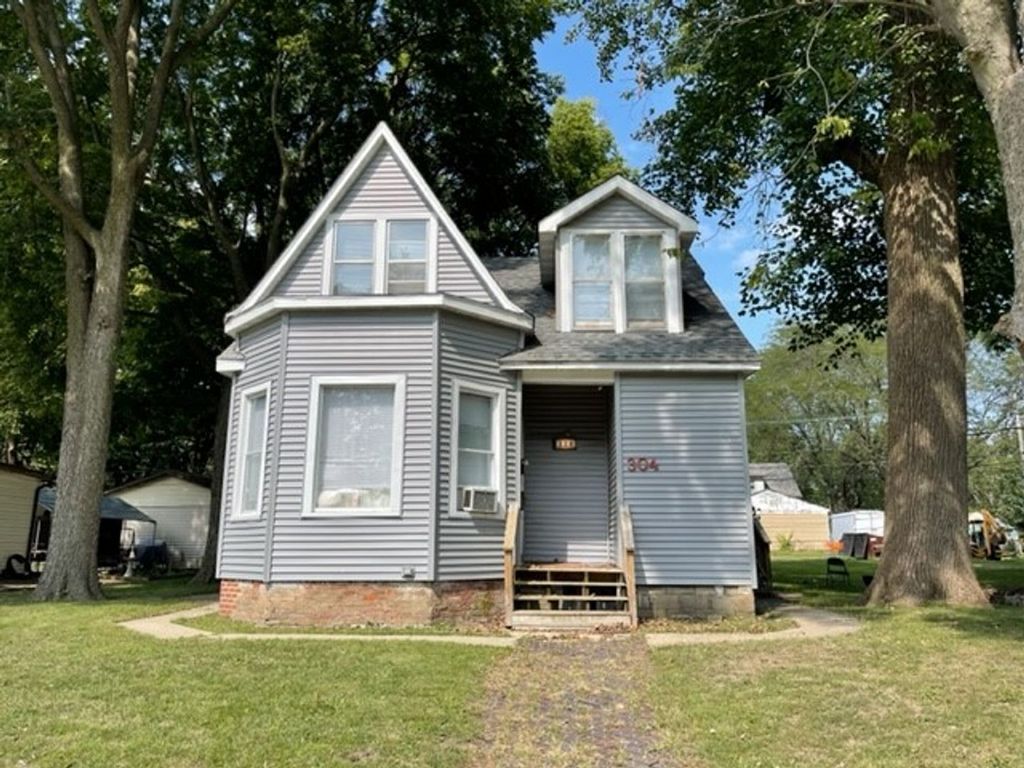304 W Eureka St - Champaign, IL | Trulia